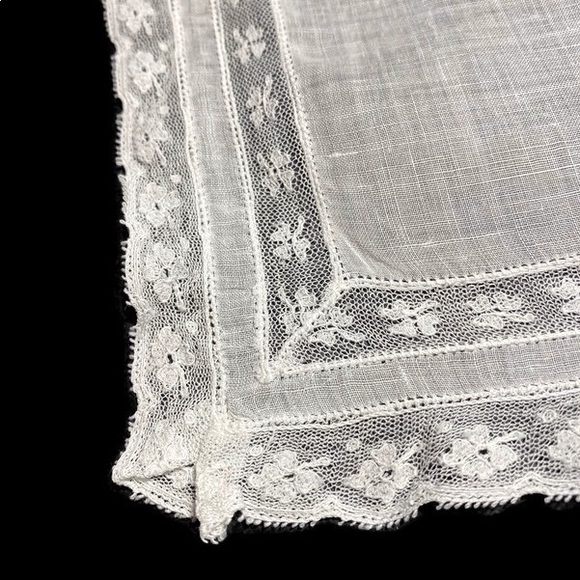 Accessories | Vintage White Lace And Linen Hankies Set Of 3 | Poshmark